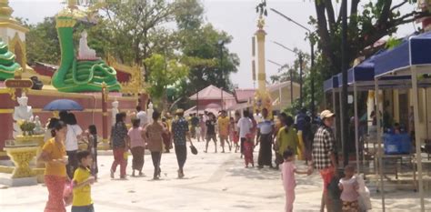 မော်လမြိုင်မြို့ရှိ ကျက်သရေဆောင် တန်ခိုးကြီးဘုရားများ၌ တပေါင်းလပြည့်‌နေ့တွင် ဘုရားဖူးပြည်သူများဖ