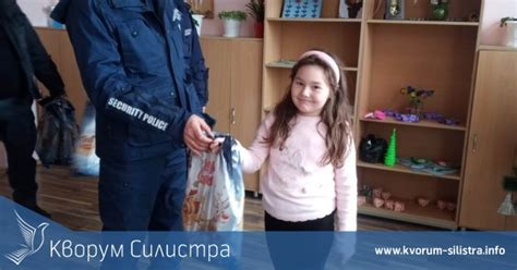 Полицаи зарадваха с подаръци деца от село Добротица Кворум Силистра