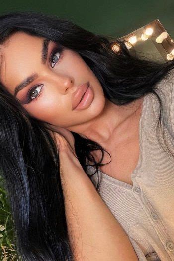 דירות דיסקרטיות ⋆ ים של בחורות מכל הסוגים והמינים כאן באתר סקס אינטרנט