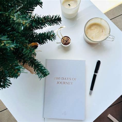 Abeille 🎄Хүүхдүүд дүү нар найзууд нэгэндээ өгч болох хамгийн гоё бэлэг бол ном дэвтэр