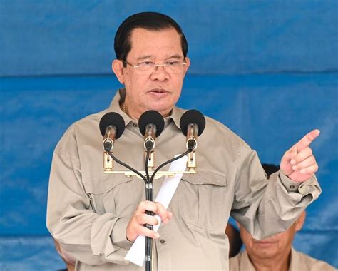 ផ្សាយផ្ទាល Live សម្តេចតេជោ ហ៊ុន សែន អញ្ជើញសំណេះសំណាល និង ផ្តល់ស្រូវពូជ ជូនដល់ប្រជាកសិករចំនួន