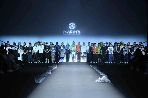 2021中国国际大学生时装周·江西服装学院毕业生作品发布会 江西服装学院