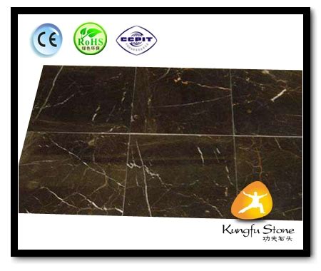Carrelage de marbre brun doré