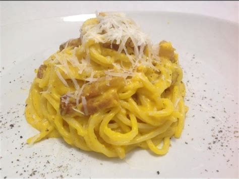 Descubre la receta auténtica de la carbonara italiana para disfrutar