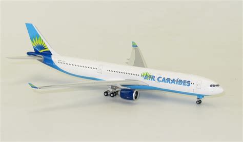 Phoenix Models 11329 Airbus A330 300 Air Caraibes F Hptp