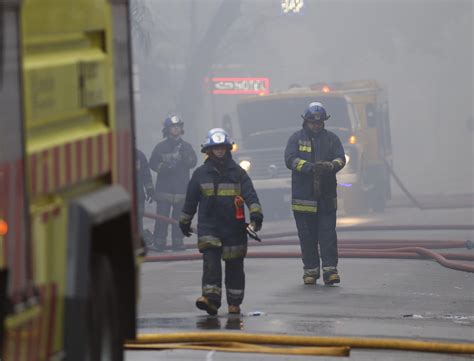 10 fotos del incendio que arrasó la feria de Constitución Infobae