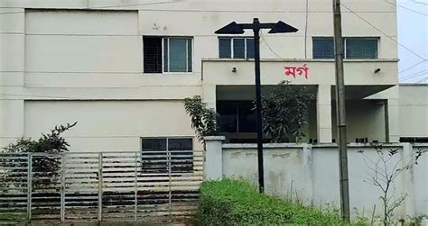 ছয় দিনেও শনাক্ত হয়নি যুবকের পরিচয় মর্গে পড়ে আছে মরদেহ