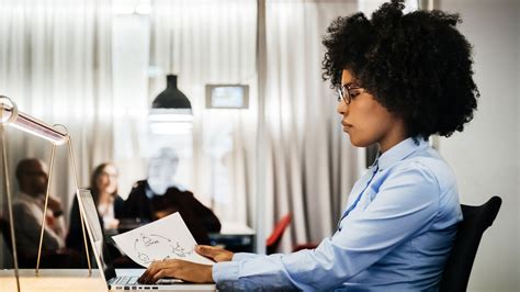 Relieve Your Computer Eye Strain With These Chic Glasses Essence Essence