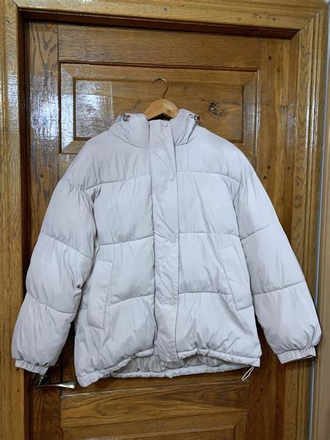 Зимова куртка бежева — ціна 1300 грн у каталозі Пуховики Купити жіночі речі за доступною ціною