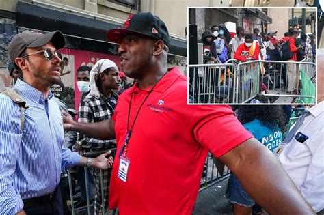 You Cant Hide Nycs Migrant Crisis By Chasing Off Journalists Nypd