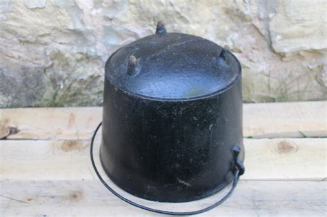 Old Antique Cast Iron Kettle Three Legged Cooking Pot Witchs Cauldron W Handle