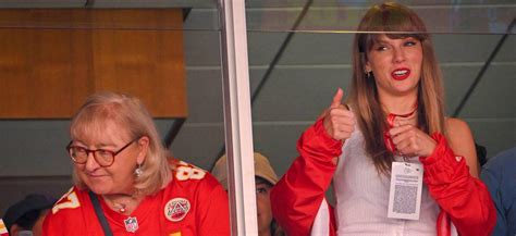 Taylor Swift Fans Brand Travis Kelces Mom Rude Over Comment