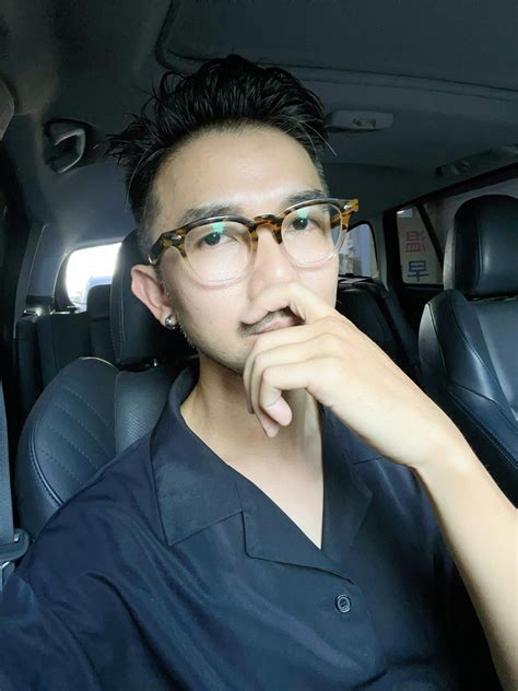 Mos Lin 特別的服裝，畫面超加分。 Facebook