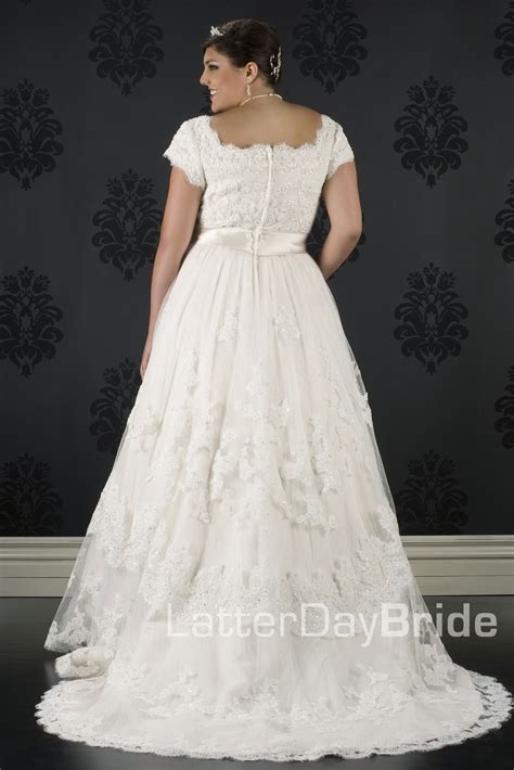 Olas Blog Savona Ivory Wedding Gown