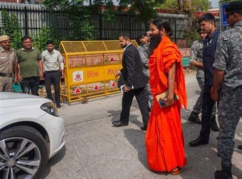 ஓரு வாரத்தில் பொது மன்னிப்பு பாபா ராம்தேவுக்கு உச்சநீதிமன்றம் உத்தரவு