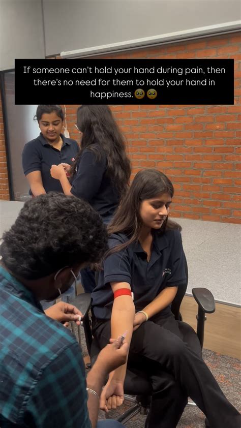 Bhai Sahab 🤪 माँ बाप के अलावा कोई नहीं होता जितना जल्दी समझ जाओ गेह