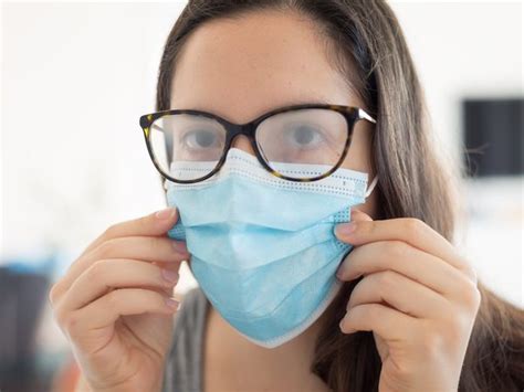 How To Stop Glasses From Fogging Up Readers Digest Canada