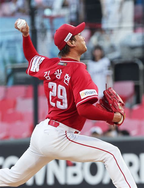 고춧가루 막고 가을 꿈 부풀린 Ssg이숭용 감독 김광현 170승 달성 축하 대전에서mhn