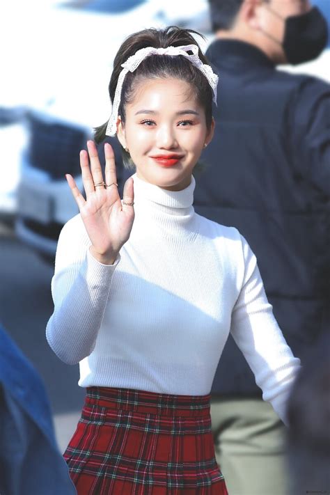 230108 Oh My Girl Mimi Kpopping