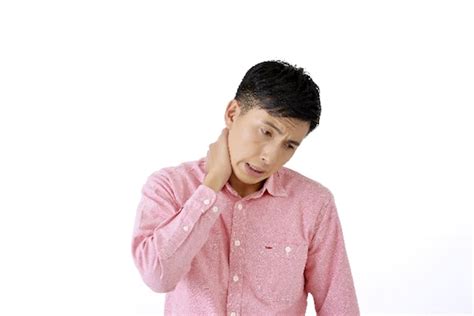 首にニキビができる原因と対処法 メディカルエンジン