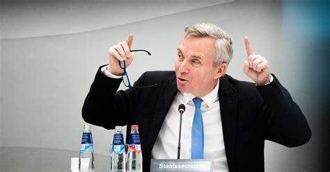 Vvd Staatssecretaris Van Der Burg Gooit Het Roer Radicaal Om