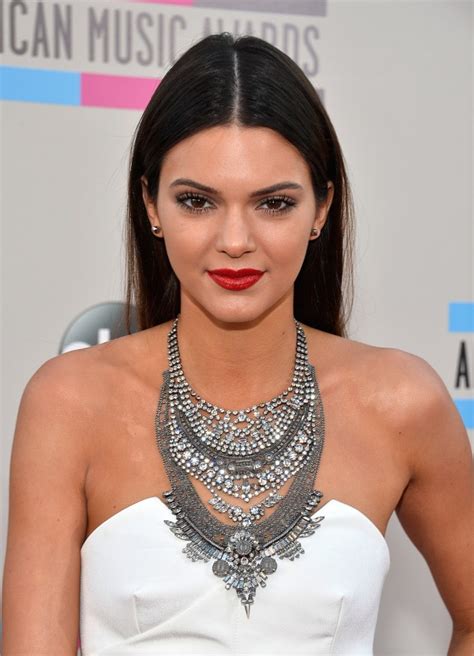 16 Of Kendall Jenners Best Makeup Looks