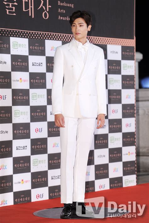 Td포토 박형식 모두가 놀란 화이트 턱시도 백상예술대상