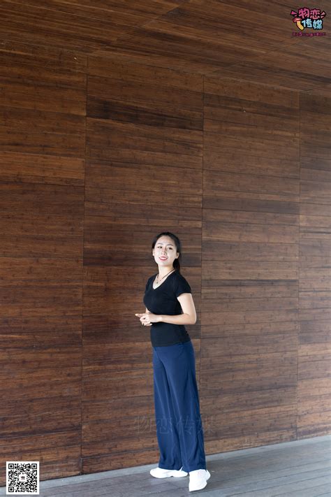 [오련미디어] 053호 조금은 센슈얼 많이 섹시함~핑크색 운동화에 검정색 보트삭스 V2ph