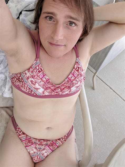 Its A Lazy Sunday And Im Just Chillin In The Pool Rtranspositive