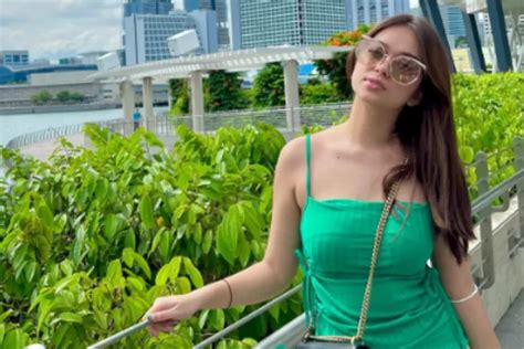 BIODATA Rebecca Klopper Pacar Fadly Faisal Viral Foto Ciuman Hingga