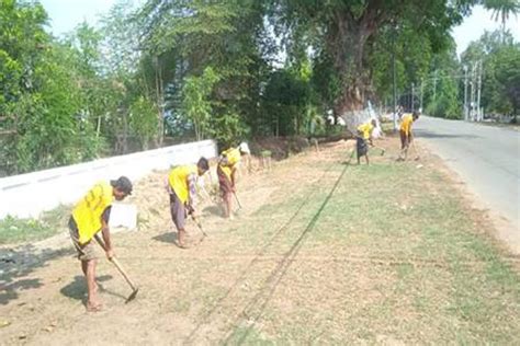 လယ်ဝေးမြို့နယ်အတွင်း သန့်ရှင်းသာယာလှပစေရေးအတွက် စဉ်ဆက်မပြတ်ဆောင်ရွက် Information And Public