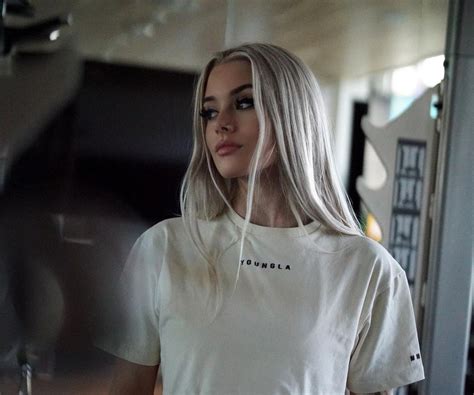 Mackenzie Scott Bio Age Height Wiki Models Biography