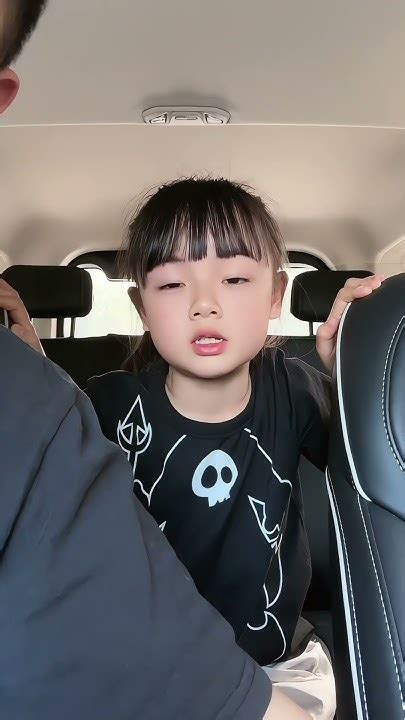 悠大师：玩吸铁石还得离我妈远点🤔啥意思 要不问问我妈😏 看一遍笑一遍 原谅我不厚道的笑了 骗你生女儿 萌娃搞笑日常 逗比女儿欢乐多 Youtube