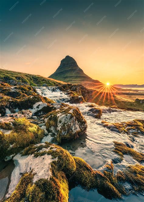Premium Photo Beautiful Scenery Of Golden Sunrise Over Kirkjufell