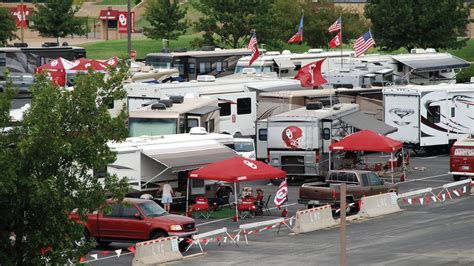 Rv Tailgating Guide Setting Up A Tailgating Campsite