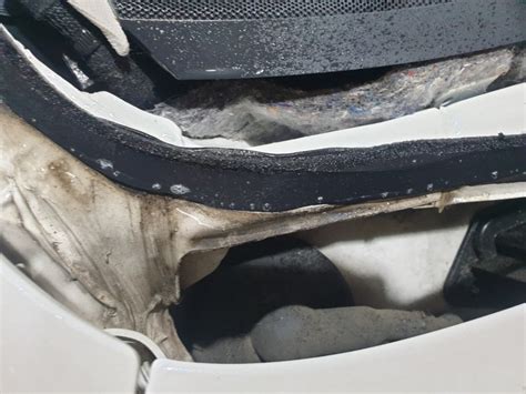 인피니티 Q50 앞유리교체 돌빵칩 파손으로 Infiniti 정품 유리교체와 쏠라열차단썬팅을 패키지로 수리한 과정 소개와 내차 유리수리시 정확한 설치가격 정보 안내