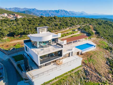 Stratt Signature A Boutique Real Estate Advisory Built On Trust