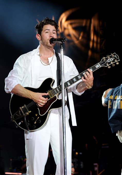 Photos Jonas Brothers Kick Off The Tour At Yankee Stadium