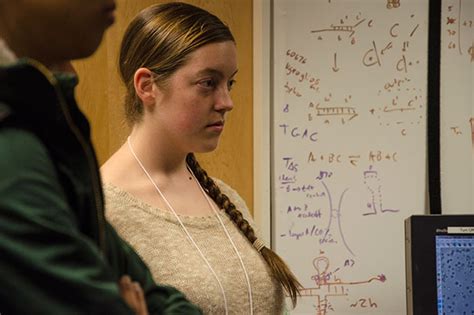 Strengthening Ties Among Women In Physics — Harvard Gazette