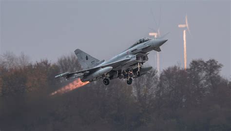 Aereo militare precipitato a Trapani il pilota è morto nell impatto