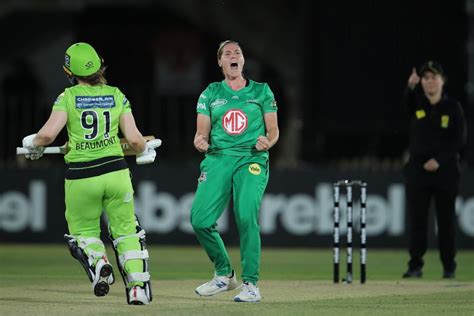 Hannah Darlington Runs Out Nicole Faltum ESPNcricinfo