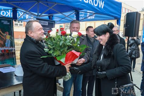 Przy XXX LO powstaje hala widowiskowo sportowa Oficjalny serwis miejski Magiczny Kraków