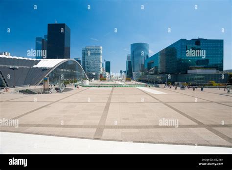 Paysage urbain de la défense Banque de photographies et dimages à