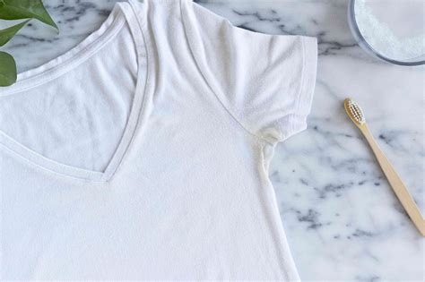 How To Remove Armpit Stains And Odor From Clothes