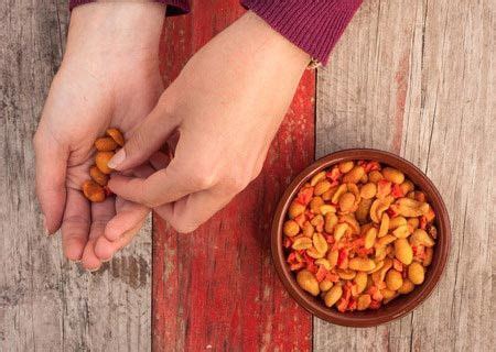 Makan Kacang Bisa Bikin Jerawatan KlikDokter