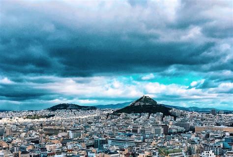 Βροχερός ο καιρός και σήμερα Σποραδικές καταιγίδες και στην Αττική