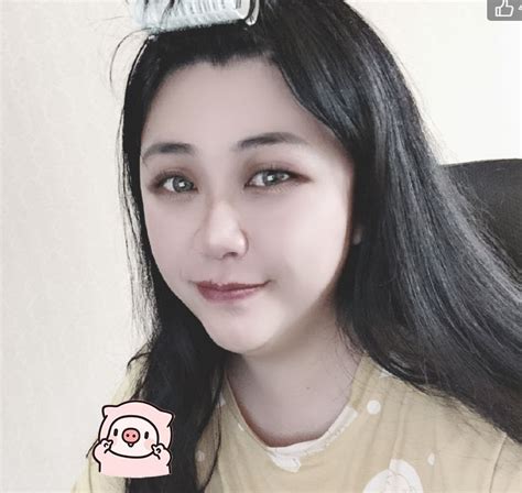 乔碧萝两次自拍照对比，看清“真实颜值”：对下巴太过执着了