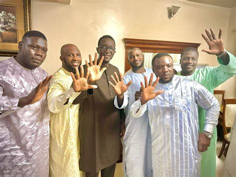 Les nouvelles photos de Modou Lô qui agacent certains Sénégalais photos