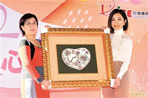 （影音）林志穎媽媽義賣作品 捐340萬 自由娛樂
