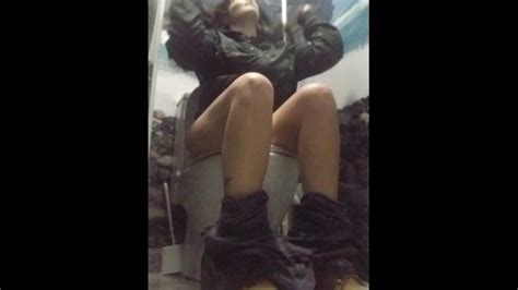 Amazing Massive Piss In Roadside Bar¡